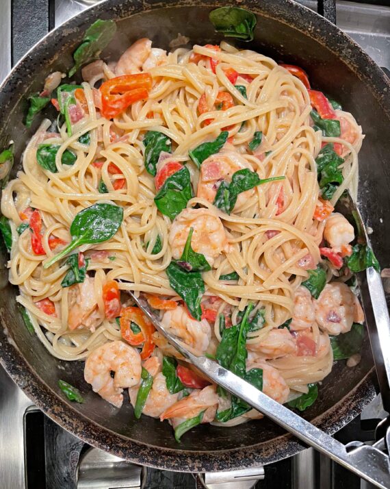 Linguine with Shrimp, Spinach & Peppadews - Oliva!